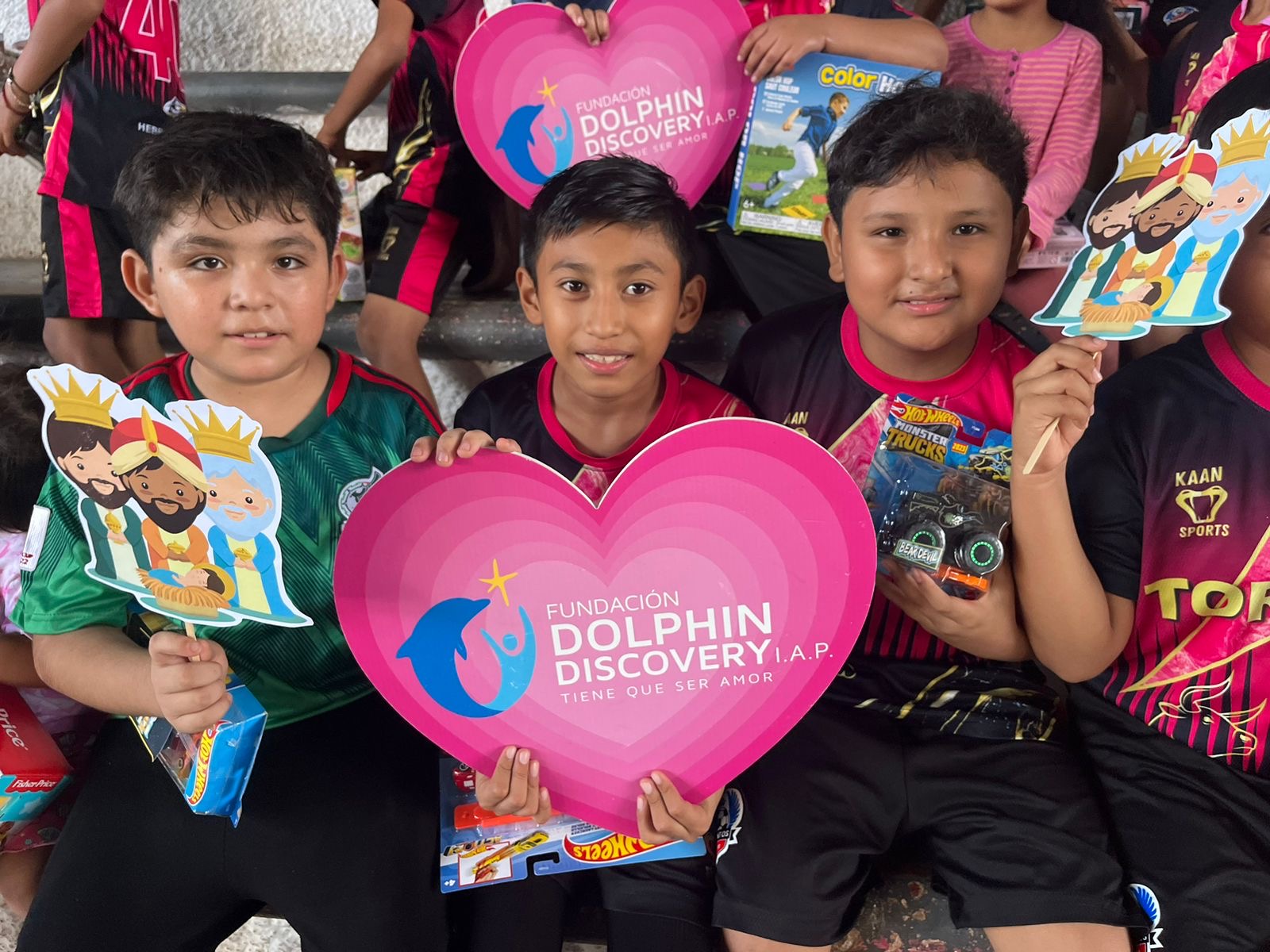 Delivery of Toys for the Three Kings' Day - The Dolphin Company